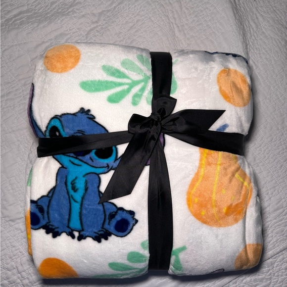 Disney | Bedding | Lilo And Stitch Fall Plush Blanket 6x90 Brand New In ...
